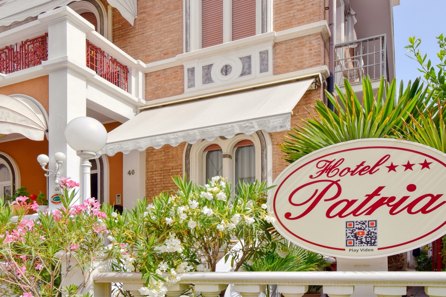 Hotel Patria Cattolica, Hotel 3 Stelle